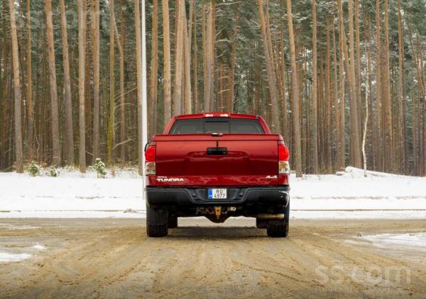 Red Toyota Tundra 2009 in Riga, with an engine capacity of 5.70 L and mileage of 295 thousand km for 18190 €, photo 7 on AUTOMOTO.COM.LV
