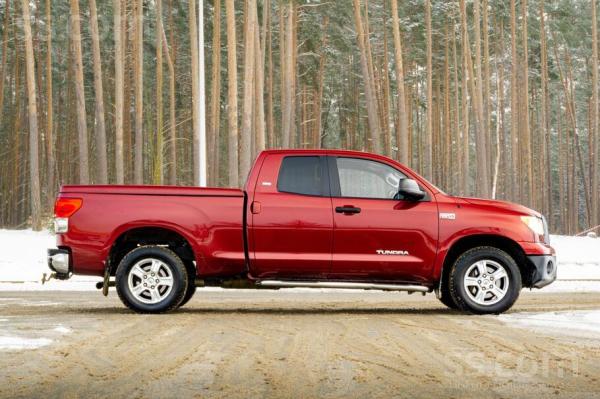 Red Toyota Tundra 2009 in Riga, with an engine capacity of 5.70 L and mileage of 295 thousand km for 18190 €, photo 9 on AUTOMOTO.COM.LV
