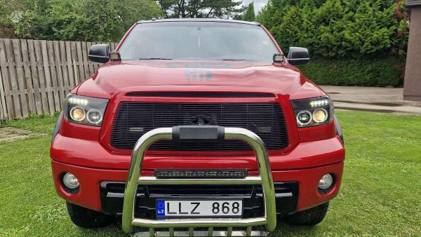 Sarkans Toyota Tundra 2012 Kretinga, ar dzinēja tilpumu 5.66 L un nobraukumu 150 tūkst. km par 19999 €, foto 9 vietnē AUTOMOTO.COM.LV