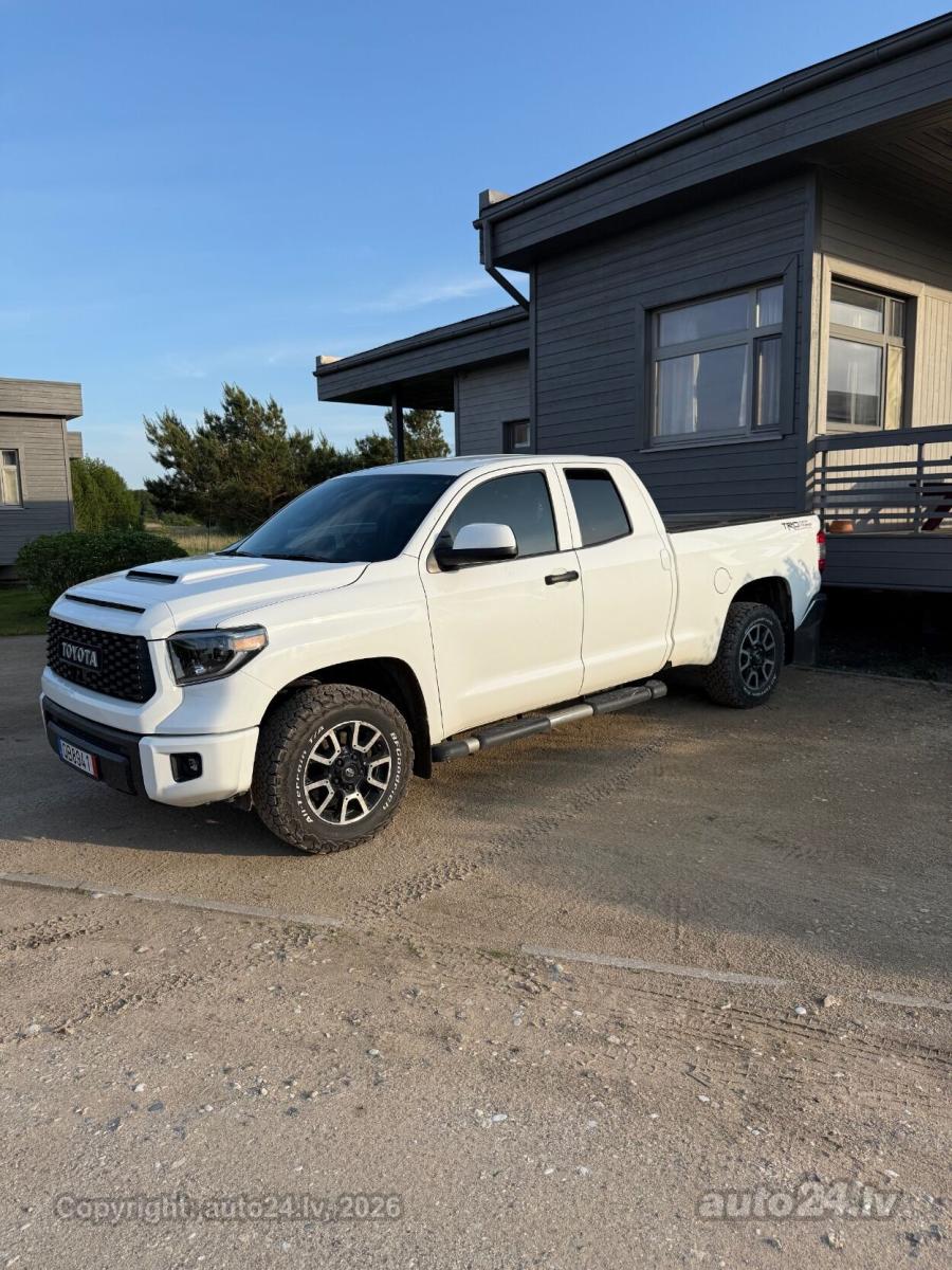 White Toyota Tundra 2018 in Limbazi, with an engine capacity of 4.60 L and mileage of 241 thousand km for 19900 €, photo 4 on AUTOMOTO.COM.LV