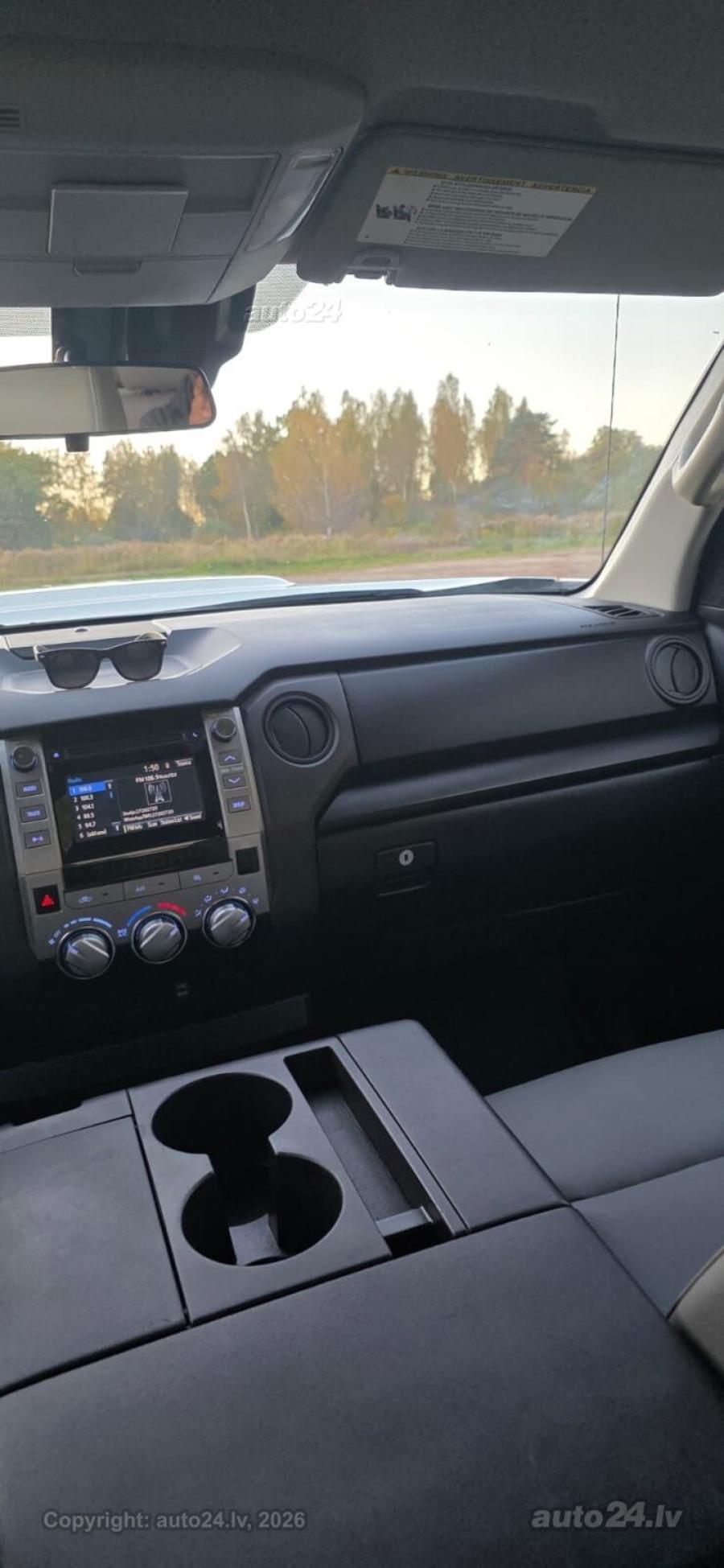 White Toyota Tundra 2018 in Limbazi, with an engine capacity of 4.60 L and mileage of 241 thousand km for 19900 €, photo 14 on AUTOMOTO.COM.LV