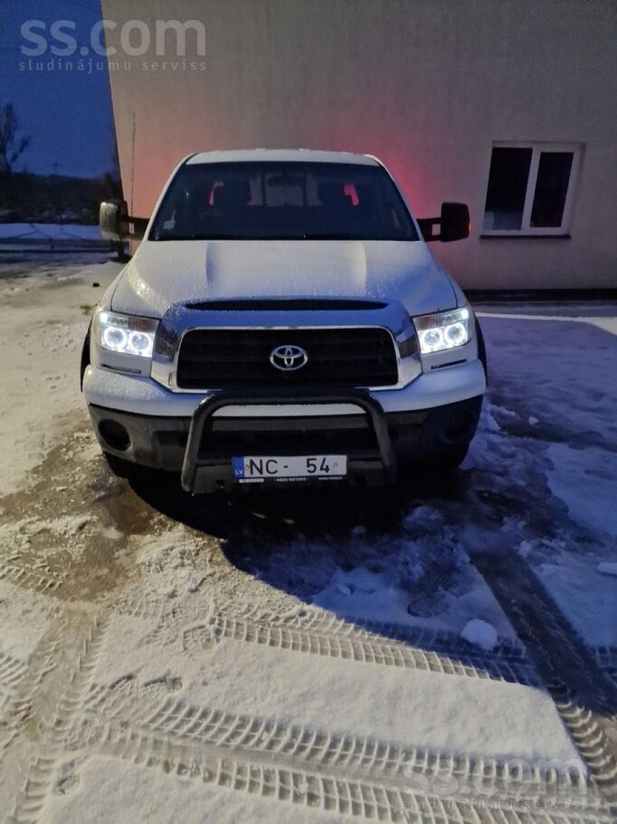 White Toyota Tundra 2007 in Riga, with an engine capacity of 5.70 L and mileage of 350 thousand km for 15000 €, photo 1 on AUTOMOTO.COM.LV