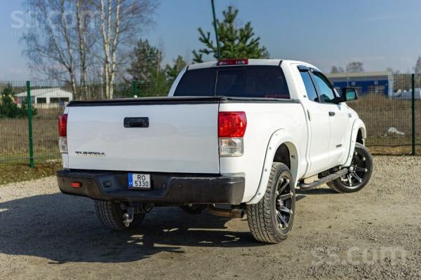White Toyota Tundra 2011 in Riga, with an engine capacity of 5.70 L and mileage of 171 thousand km for 23990 €, photo 6 on AUTOMOTO.COM.LV
