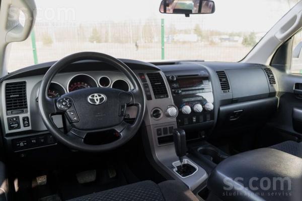 White Toyota Tundra 2011 in Riga, with an engine capacity of 5.70 L and mileage of 171 thousand km for 23990 €, photo 7 on AUTOMOTO.COM.LV