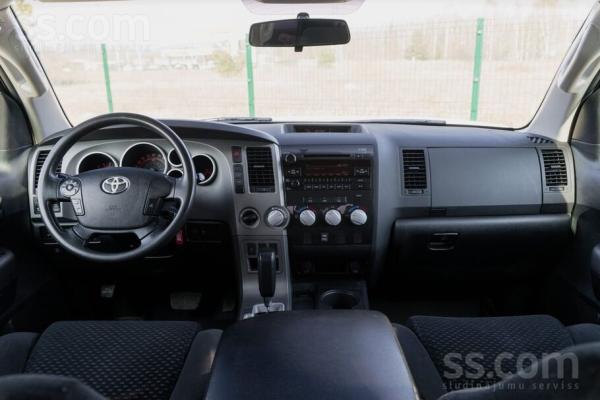 White Toyota Tundra 2011 in Riga, with an engine capacity of 5.70 L and mileage of 171 thousand km for 23990 €, photo 10 on AUTOMOTO.COM.LV