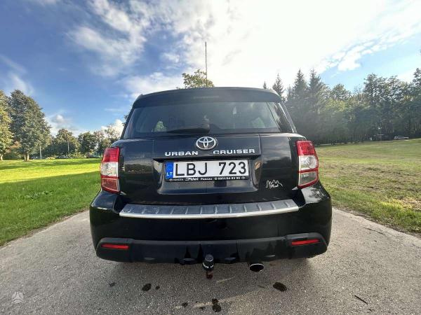 Black Toyota Urban Cruiser 2009 in Elektrenai, with an engine capacity of 1.33 L and mileage of 304 thousand km for 3000 €, photo 5 on AUTOMOTO.COM.LV