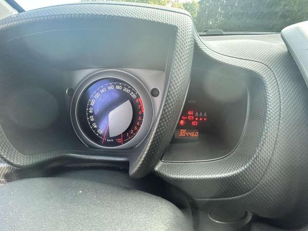 Black Toyota Urban Cruiser 2009 in Elektrenai, with an engine capacity of 1.33 L and mileage of 304 thousand km for 3000 €, photo 10 on AUTOMOTO.COM.LV