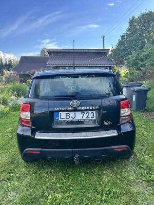 Black Toyota Urban Cruiser 2009 in Elektrenai, with an engine capacity of 1.33 L and mileage of 304 thousand km for 3000 €, photo 12 on AUTOMOTO.COM.LV