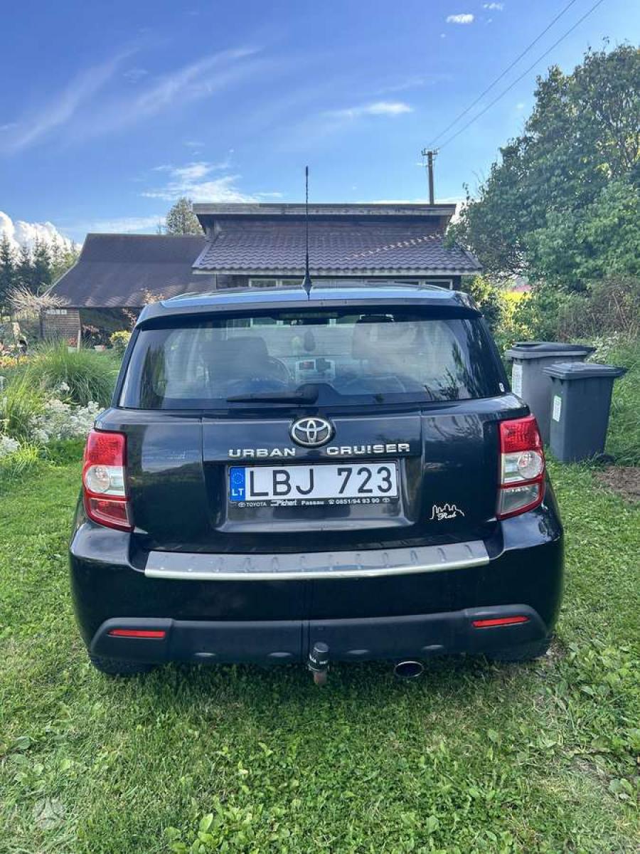 Black Toyota Urban Cruiser 2009 in Elektrenai, with an engine capacity of 1.33 L and mileage of 304 thousand km for 3000 €, photo 12 on AUTOMOTO.COM.LV