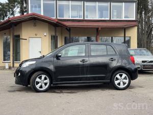 Melns Toyota Urban Cruiser 2010 Rīga, ar dzinēja tilpumu 1.30 L un nobraukumu 171 tūkst. km par 4450 €, foto  vietnē AUTOMOTO.COM.LV