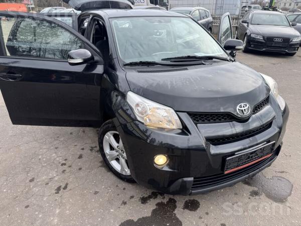 Melns Toyota Urban Cruiser 2010 Rīga, ar dzinēja tilpumu 1.30 L un nobraukumu 171 tūkst. km par 4450 €, foto 3 vietnē AUTOMOTO.COM.LV
