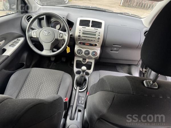 Melns Toyota Urban Cruiser 2010 Rīga, ar dzinēja tilpumu 1.30 L un nobraukumu 171 tūkst. km par 4450 €, foto 8 vietnē AUTOMOTO.COM.LV