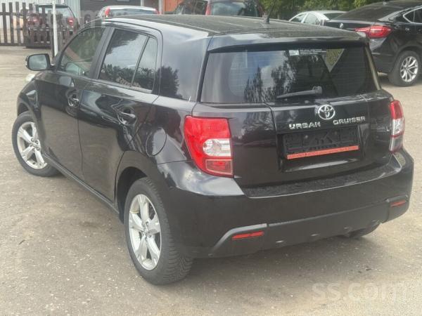 Melns Toyota Urban Cruiser 2010 Rīga, ar dzinēja tilpumu 1.30 L un nobraukumu 171 tūkst. km par 4750 €, foto 3 vietnē AUTOMOTO.COM.LV