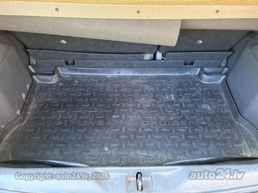 Melns Toyota Urban Cruiser 2010 Tallina, ar dzinēja tilpumu 1.40 L un nobraukumu 322 tūkst. km par 4200 €, foto 7 vietnē AUTOMOTO.COM.LV