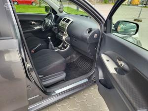 Pelēks Toyota Urban Cruiser 2009 Šauļi, ar dzinēja tilpumu 1.40 L un nobraukumu 360 tūkst. km par 4350 €, foto 19 vietnē AUTOMOTO.COM.LV