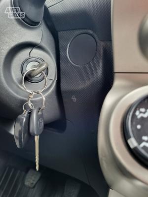 Pelēks Toyota Urban Cruiser 2009 Šauļi, ar dzinēja tilpumu 1.40 L un nobraukumu 360 tūkst. km par 4350 €, foto 24 vietnē AUTOMOTO.COM.LV