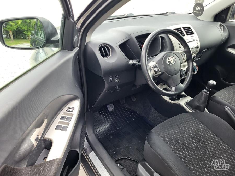 Pelēks Toyota Urban Cruiser 2009 Šauļi, ar dzinēja tilpumu 1.40 L un nobraukumu 360 tūkst. km par 4350 €, foto 25 vietnē AUTOMOTO.COM.LV