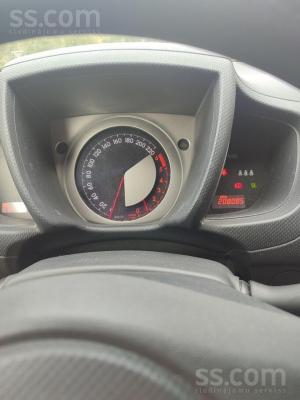 Pelēks Toyota Urban Cruiser 2009 Rīga, ar dzinēja tilpumu 1.40 L un nobraukumu 208 tūkst. km par 3000 €, foto 8 vietnē AUTOMOTO.COM.LV