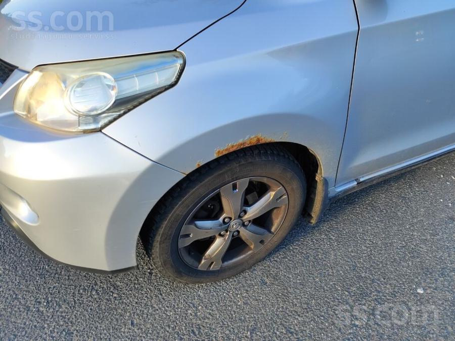 Pelēks Toyota Urban Cruiser 2009 Rīga, ar dzinēja tilpumu 1.30 L un nobraukumu 282 tūkst. km par 2300 €, foto 11 vietnē AUTOMOTO.COM.LV