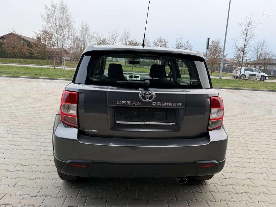 Pelēks Toyota Urban Cruiser 2010 Šauļi, ar dzinēja tilpumu 1.36 L un nobraukumu 250 tūkst. km par 3550 €, foto 6 vietnē AUTOMOTO.COM.LV