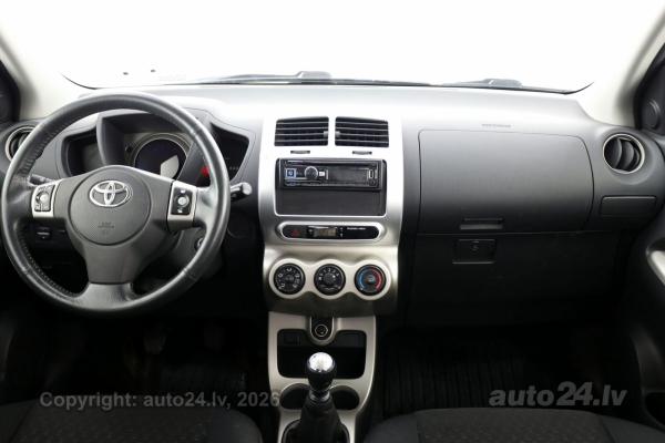Pelēks Toyota Urban Cruiser 2010 Tallina, ar dzinēja tilpumu 1.30 L un nobraukumu 172 tūkst. km par 2999 €, foto 5 vietnē AUTOMOTO.COM.LV