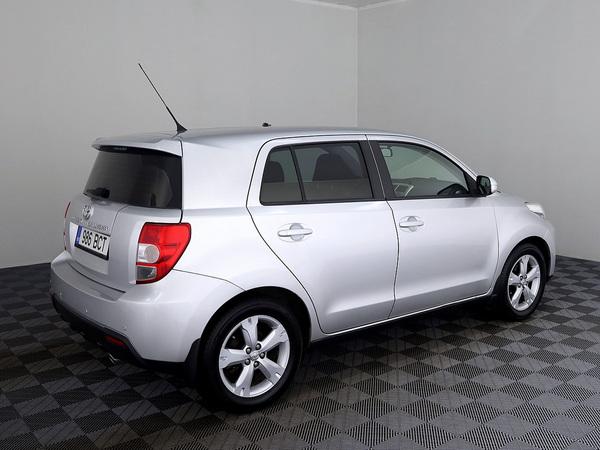 Pelēks Toyota Urban Cruiser 2010 Tallina, ar dzinēja tilpumu 1.30 L un nobraukumu 172 tūkst. km par 2999 €, foto 3 vietnē AUTOMOTO.COM.LV