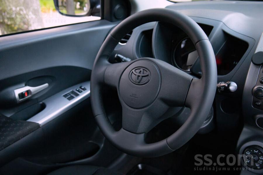 Pelēks Toyota Urban Cruiser 2012 Jelgava, ar dzinēja tilpumu 1.40 L un nobraukumu 328 tūkst. km par 3300 €, foto 13 vietnē AUTOMOTO.COM.LV