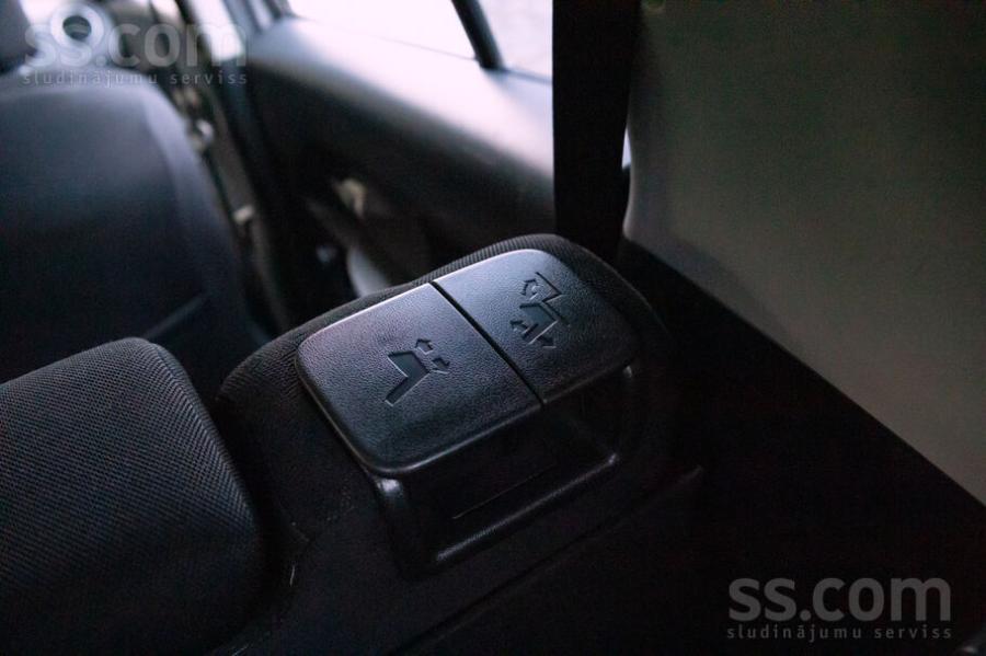 Pelēks Toyota Urban Cruiser 2012 Jelgava, ar dzinēja tilpumu 1.40 L un nobraukumu 328 tūkst. km par 3300 €, foto 22 vietnē AUTOMOTO.COM.LV