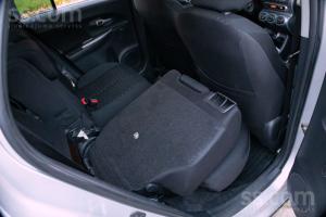 Pelēks Toyota Urban Cruiser 2012 Jelgava, ar dzinēja tilpumu 1.40 L un nobraukumu 328 tūkst. km par 3300 €, foto 23 vietnē AUTOMOTO.COM.LV