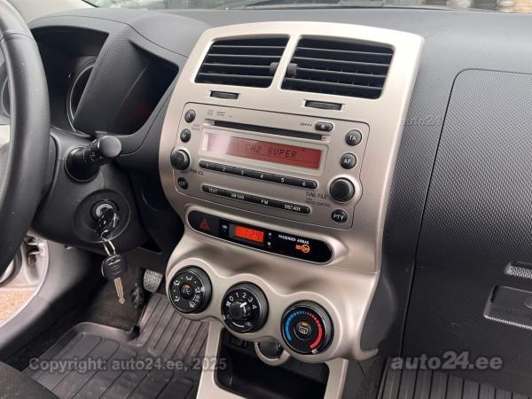 Pelēks Toyota Urban Cruiser 2010 Tallina, ar dzinēja tilpumu 1.30 L un nobraukumu 230 tūkst. km par 3990 €, foto 11 vietnē AUTOMOTO.COM.LV