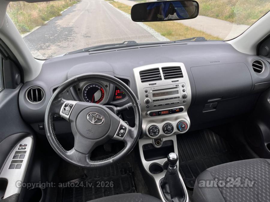 Grey Toyota Urban Cruiser 2010 in Tallinn, with an engine capacity of 1.30 L and mileage of 241 thousand km for 3750 €, photo 8 on AUTOMOTO.COM.LV