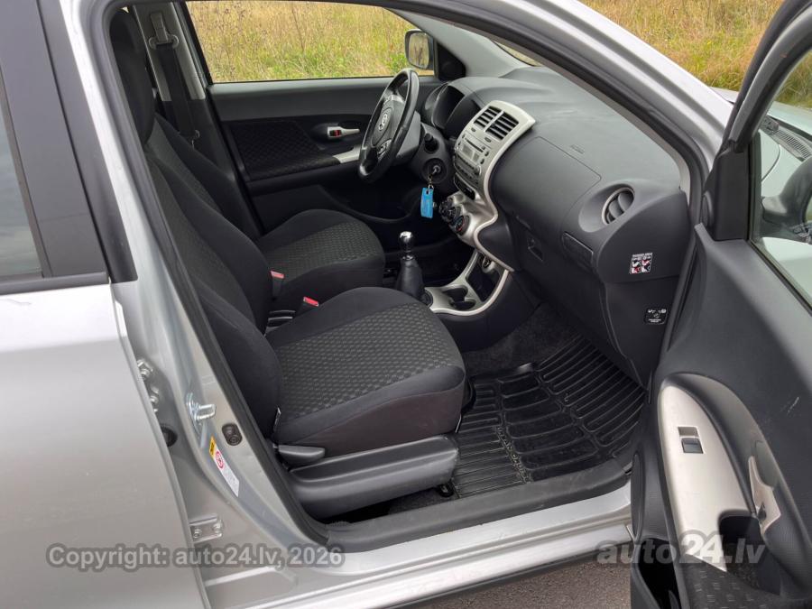 Grey Toyota Urban Cruiser 2010 in Tallinn, with an engine capacity of 1.30 L and mileage of 241 thousand km for 3750 €, photo 12 on AUTOMOTO.COM.LV