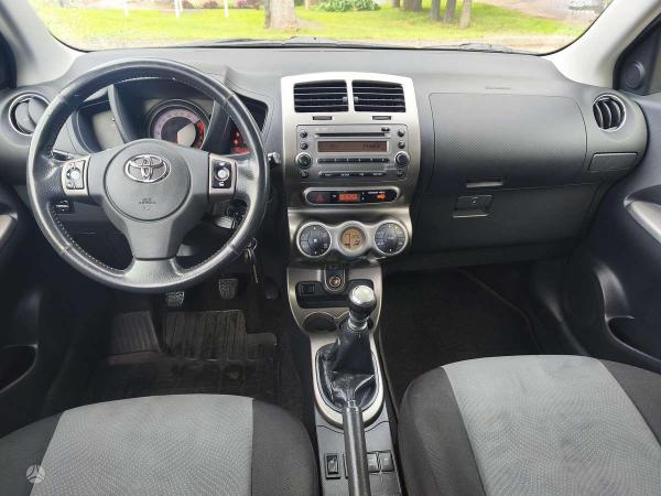 Toyota Urban Cruiser 2013 in Utena, with an engine capacity of 1.40 L and mileage of 144 thousand km for 5500 €, photo 6 on AUTOMOTO.COM.LV