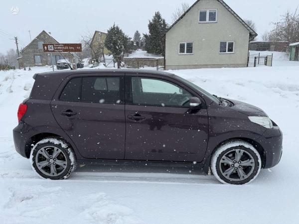 Sarkans Toyota Urban Cruiser 2010 Skaudvilė, ar dzinēja tilpumu 1.36 L un nobraukumu 159 tūkst. km par 3700 €, foto 4 vietnē AUTOMOTO.COM.LV