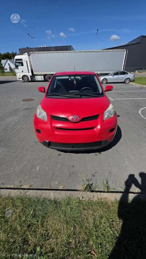 Sarkans Toyota Urban Cruiser 2009 Viļņa, ar dzinēja tilpumu 1.33 L un nobraukumu 149 tūkst. km par 3000 €, foto  vietnē AUTOMOTO.COM.LV