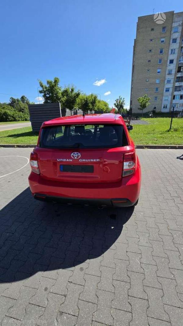 Red Toyota Urban Cruiser 2009 in Vilnius, with an engine capacity of 1.33 L and mileage of 149 thousand km for 3000 €, photo 4 on AUTOMOTO.COM.LV