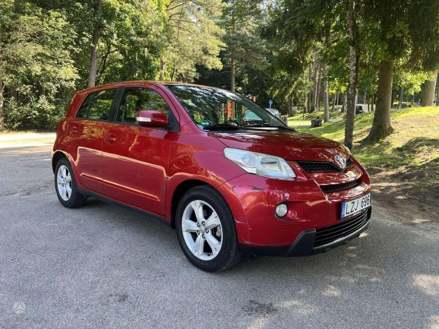 Sarkans Toyota Urban Cruiser 2009 Šilalė, ar dzinēja tilpumu 1.33 L un nobraukumu 140 tūkst. km par 4600 €, foto 1 vietnē AUTOMOTO.COM.LV
