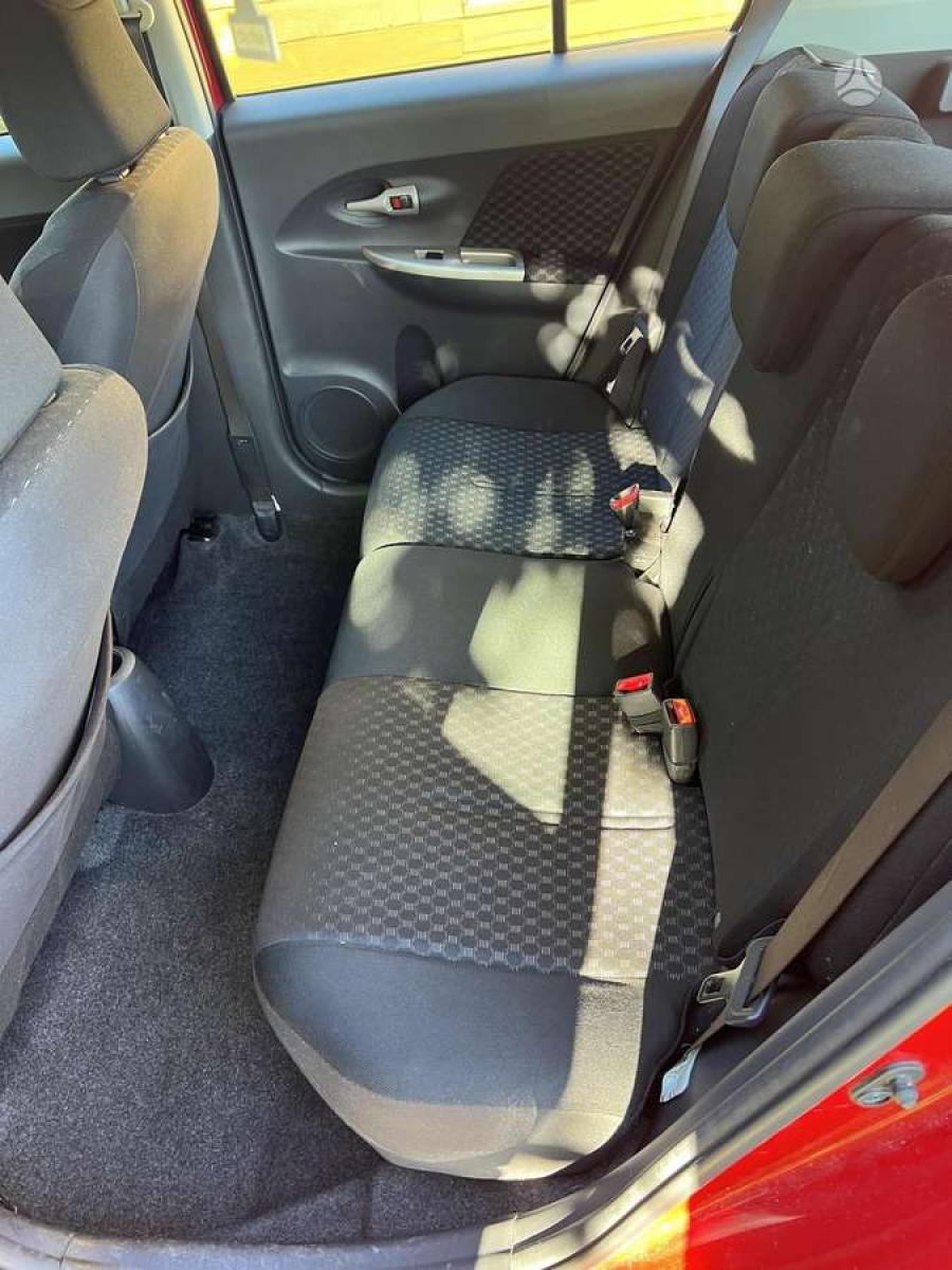 Sarkans Toyota Urban Cruiser 2009 Šilalė, ar dzinēja tilpumu 1.33 L un nobraukumu 140 tūkst. km par 4600 €, foto 9 vietnē AUTOMOTO.COM.LV