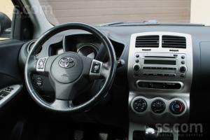Violet Toyota Urban Cruiser 2011 in Ogre, with an engine capacity of 1.40 L and mileage of 0 thousand km for 3590 €, photo 9 on AUTOMOTO.COM.LV