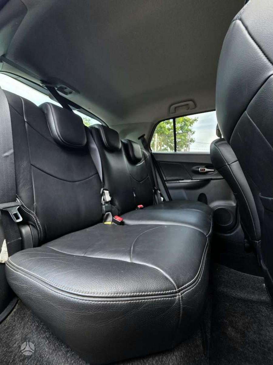 Balts Toyota Urban Cruiser 2011 Šauļi, ar dzinēja tilpumu 1.36 L un nobraukumu 189 tūkst. km par 4400 €, foto 19 vietnē AUTOMOTO.COM.LV