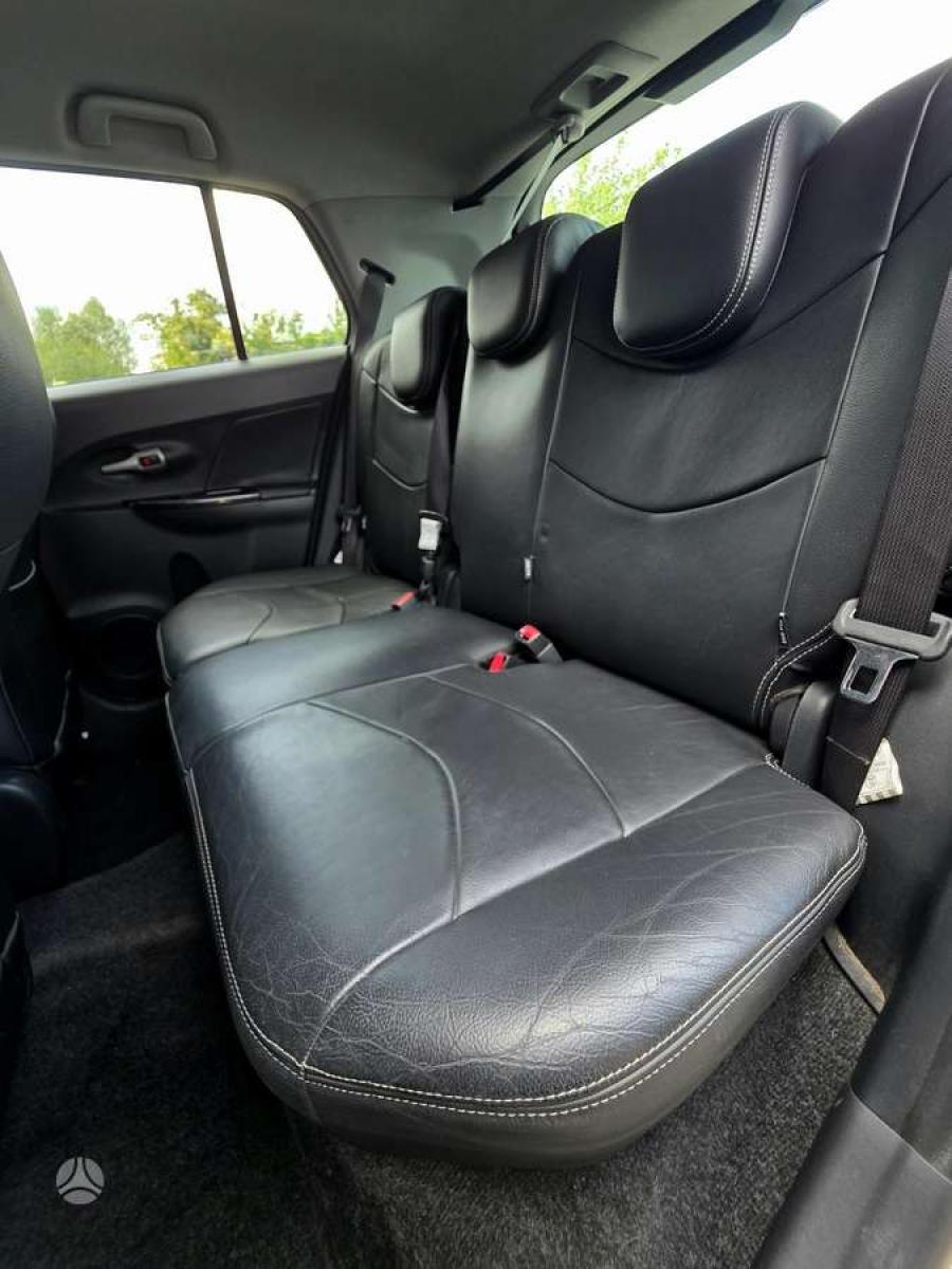 Balts Toyota Urban Cruiser 2011 Šauļi, ar dzinēja tilpumu 1.36 L un nobraukumu 189 tūkst. km par 4400 €, foto 21 vietnē AUTOMOTO.COM.LV