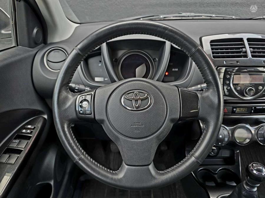 Balts Toyota Urban Cruiser 2011 Šauļi, ar dzinēja tilpumu 1.36 L un nobraukumu 189 tūkst. km par 4400 €, foto 25 vietnē AUTOMOTO.COM.LV