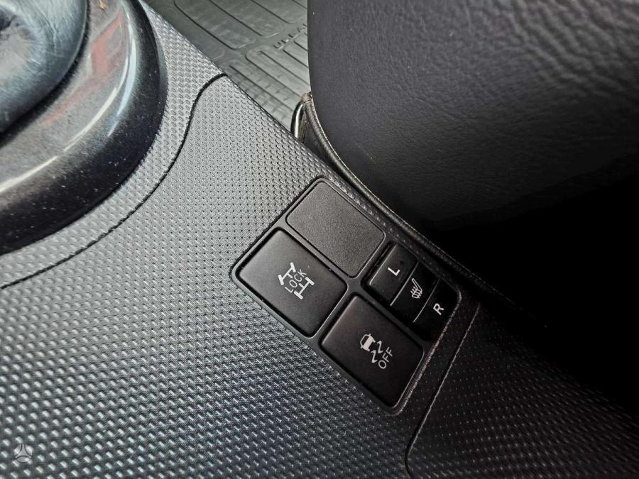 Balts Toyota Urban Cruiser 2011 Šauļi, ar dzinēja tilpumu 1.36 L un nobraukumu 189 tūkst. km par 4400 €, foto 27 vietnē AUTOMOTO.COM.LV