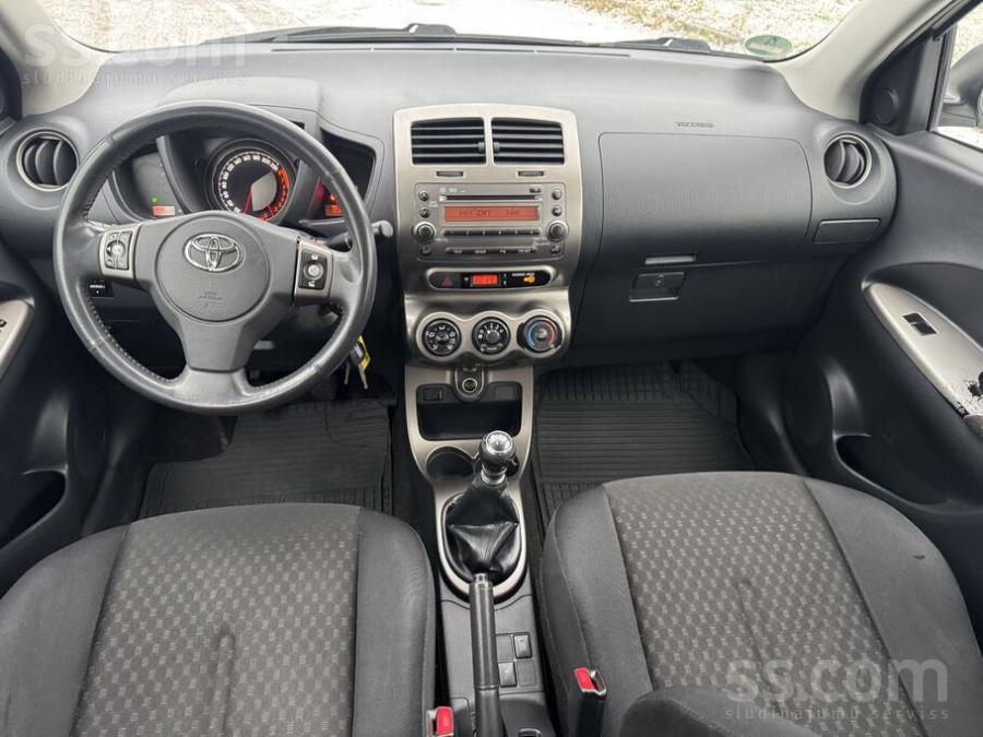 Balts Toyota Urban Cruiser 2012 Ogre, ar dzinēja tilpumu 1.30 L un nobraukumu 194 tūkst. km par 4950 €, foto 13 vietnē AUTOMOTO.COM.LV