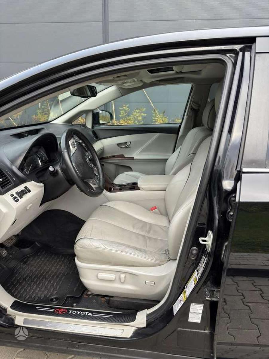 Melns Toyota Venza 2011 Viļņa, ar dzinēja tilpumu 3.46 L un nobraukumu 280 tūkst. km par 9500 €, foto 4 vietnē AUTOMOTO.COM.LV