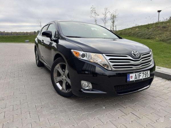 Toyota Venza 2011 in Vilnius on AUTOMOTO.COM.LV Black Toyota Venza 2011 in Vilnius, with an engine capacity of 3.46 L and mileage of 280 thousand km for 9500 €, photo 9 on AUTOMOTO.COM.LV