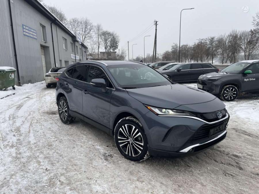 Blue Toyota Venza 2023 in Kaunas, with an engine capacity of 2.50 L and mileage of 55 thousand km for 28500 €, photo 5 on AUTOMOTO.COM.LV