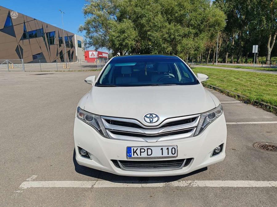 White Toyota Venza 2014 in Siauliai, with an engine capacity of 3.46 L and mileage of 146 thousand km for 12500 €, photo 3 on AUTOMOTO.COM.LV