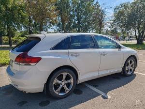 White Toyota Venza 2014 in Siauliai, with an engine capacity of 3.46 L and mileage of 146 thousand km for 12500 €, photo 5 on AUTOMOTO.COM.LV