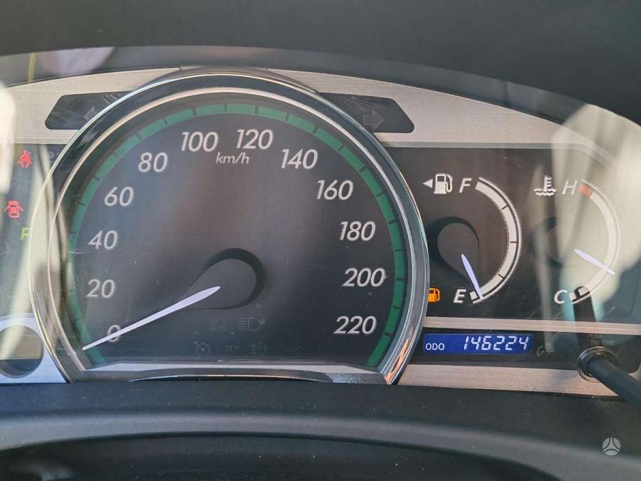 White Toyota Venza 2014 in Siauliai, with an engine capacity of 3.46 L and mileage of 146 thousand km for 12500 €, photo 12 on AUTOMOTO.COM.LV